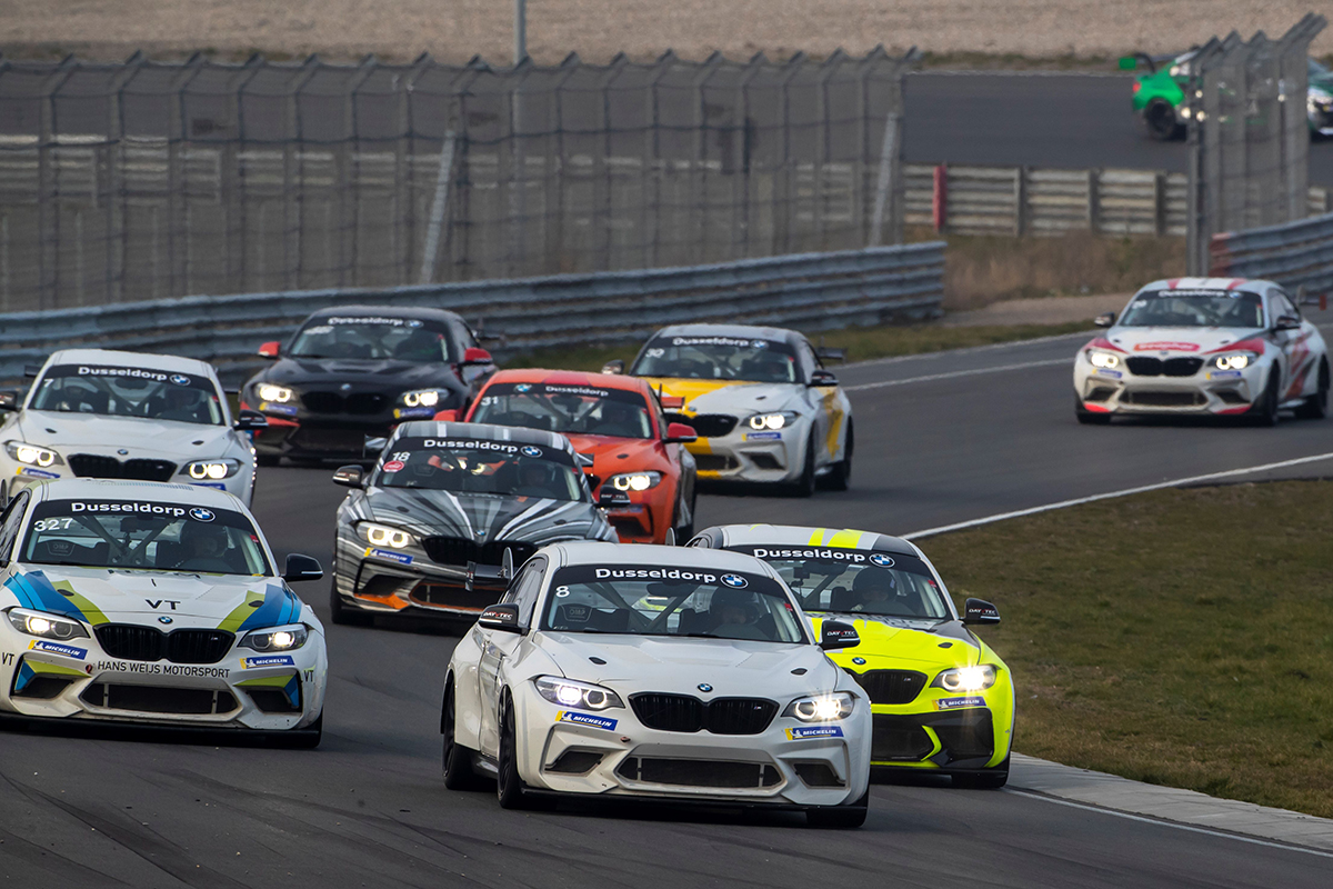 Geslaagde kick-off voor BMW Racing Cup op Circuit Zandvoort
