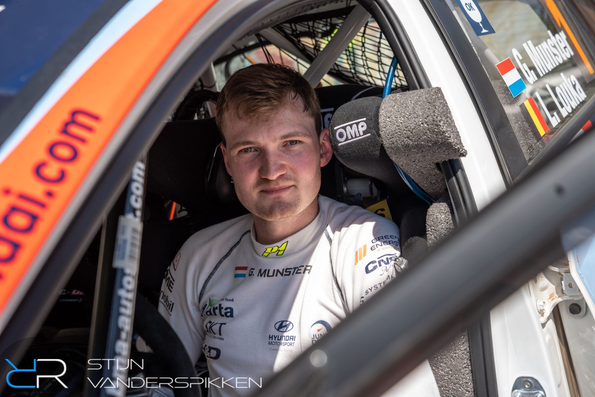 Grégoire Munster, Erik Caïs en Jos Verstappen aan de start van de ...
